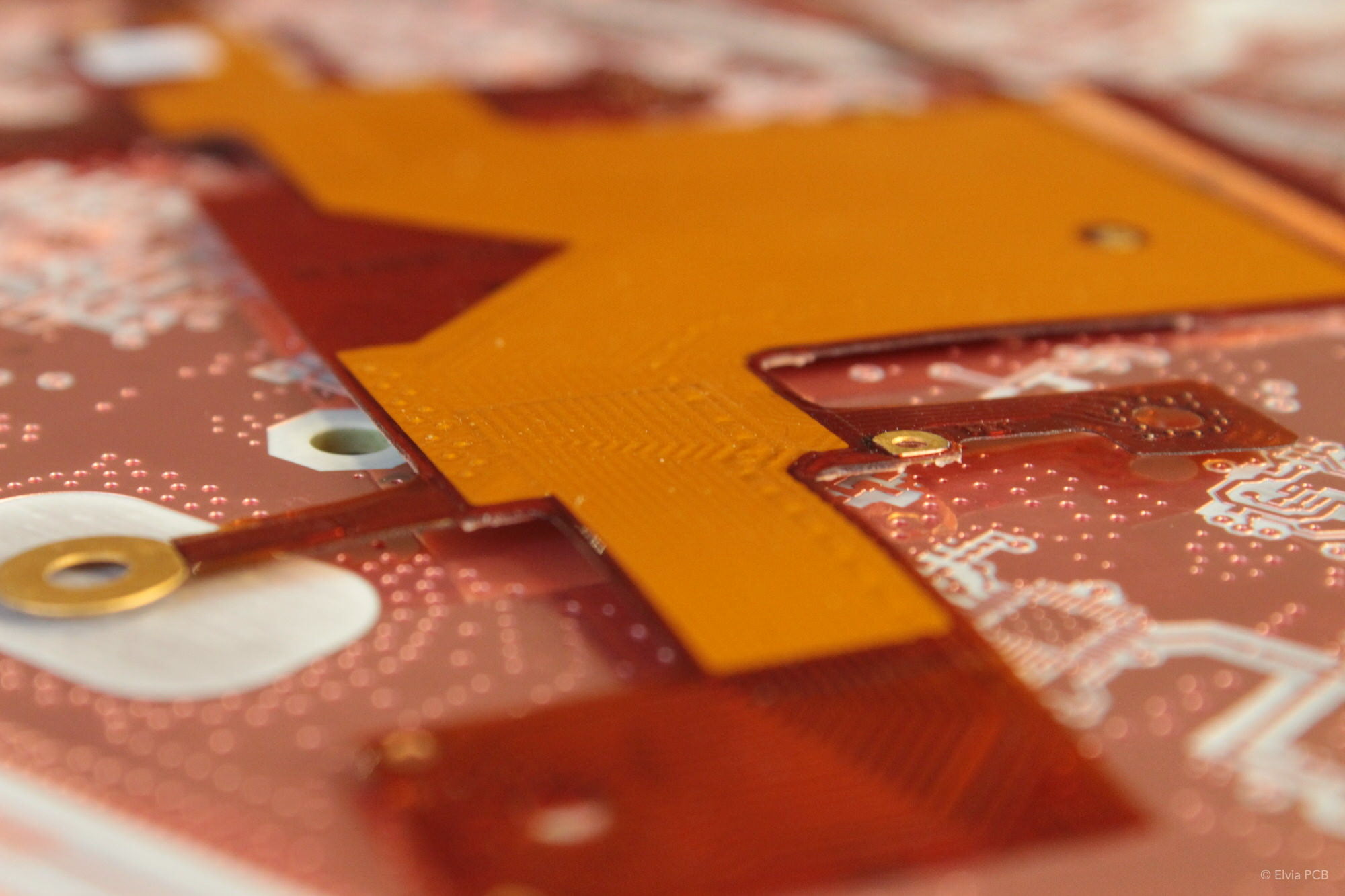 ELVIA CHATEAUBOURG - elvia electronics